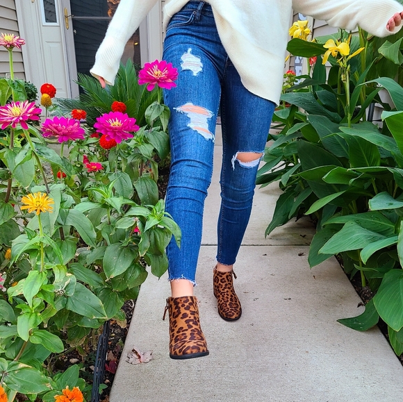 Time and Tru | Shoes | Two Zip Womens Animal Cheetah Print Ankle ...